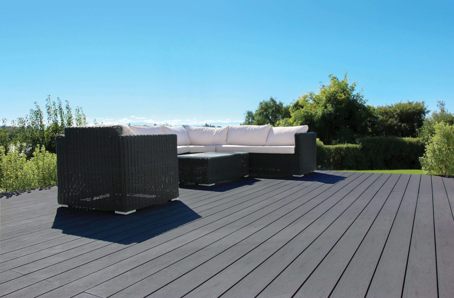 Decking - Composite, Modular & Timber | Dahlsens